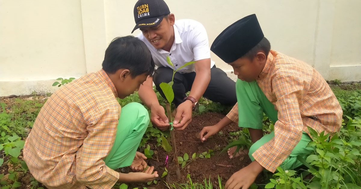 Expanding Green Spaces: Urban Forestry in Gunung Putri, Bogor